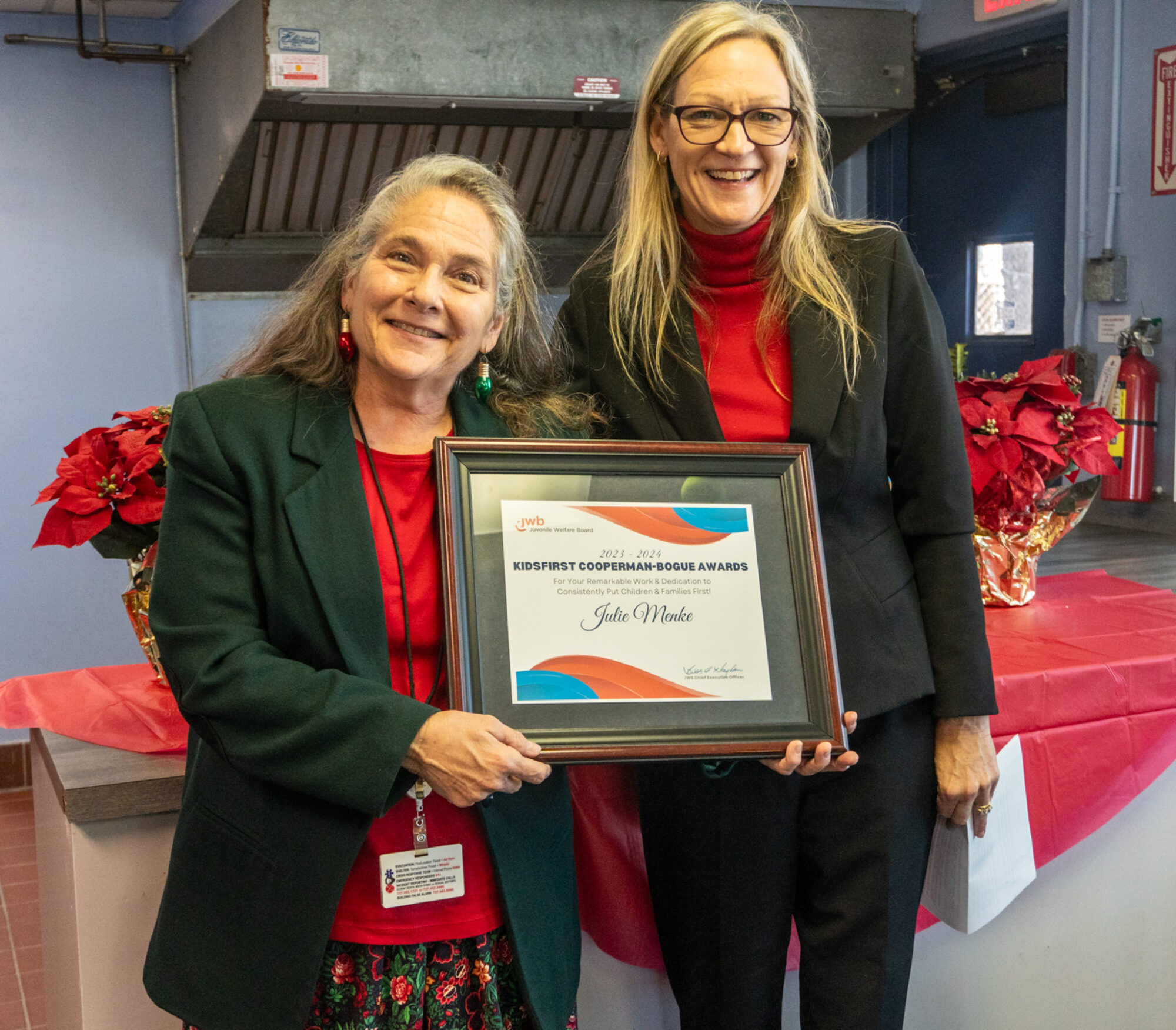 Lynda and Julie Smiling1 - JWB